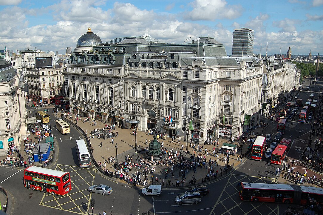 Piccadilly Circus - an icon of London - City Guide