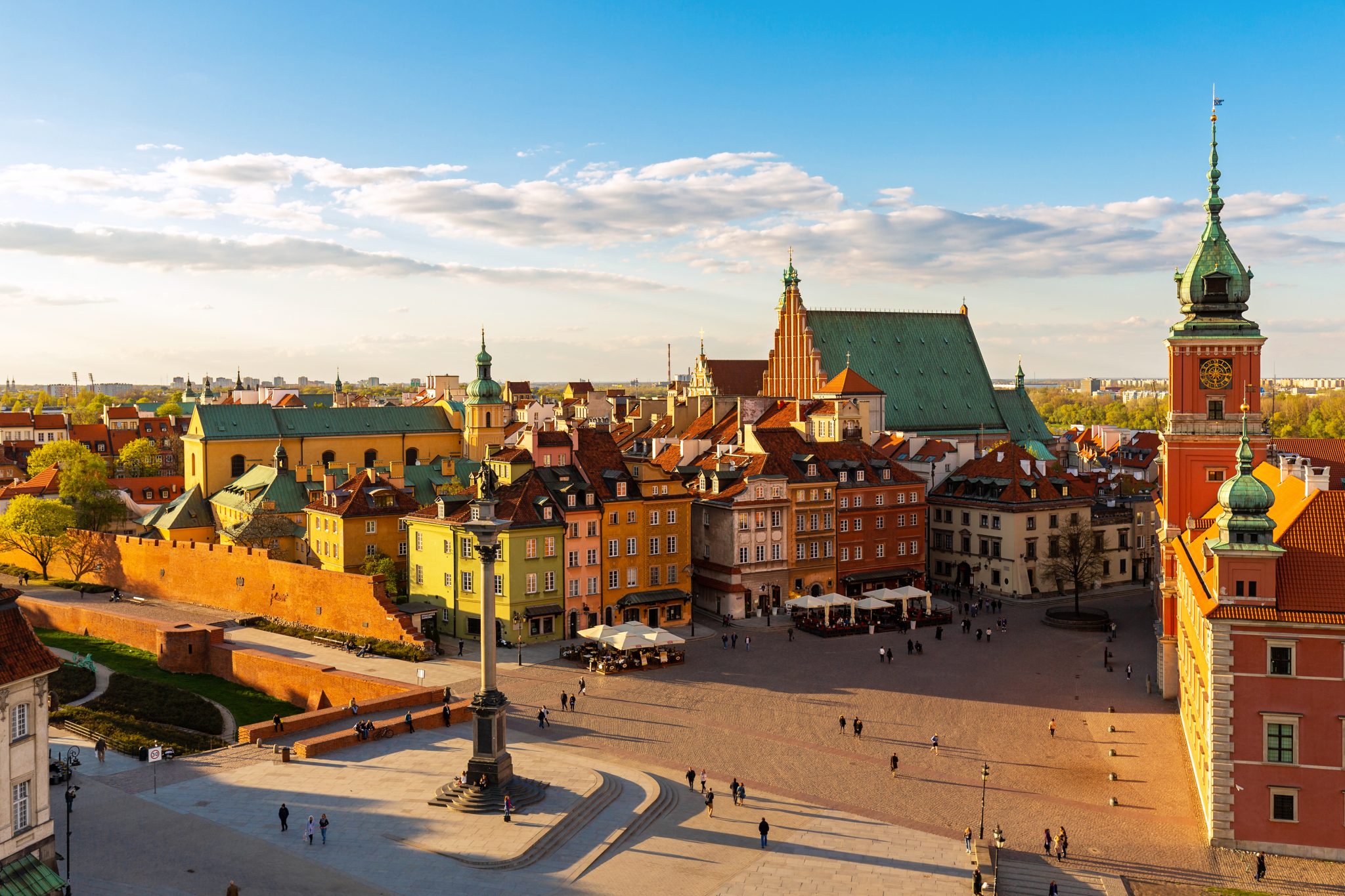 Old Town Square - the heart of historic Warsaw - City Guide