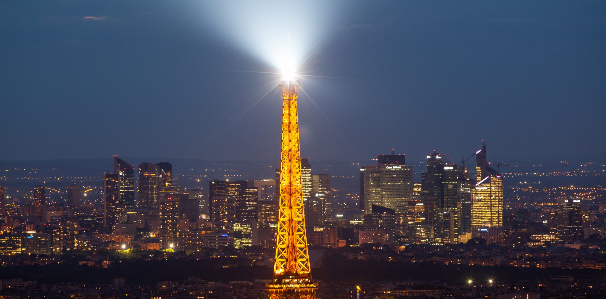 La Tour Eiffel - le symbole de Paris que le monde entier connaît - City ...